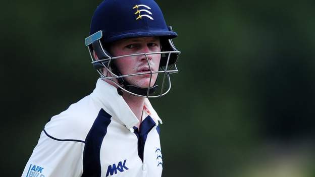 Sam Robson: England batsman extends Middlesex contract - BBC Sport