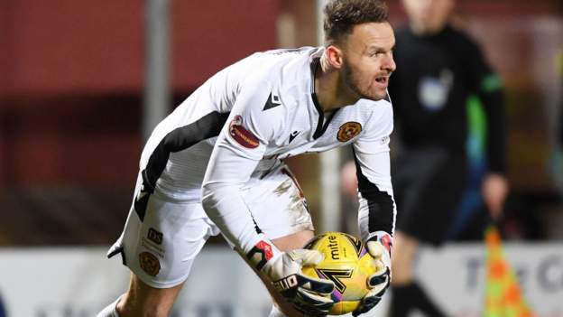 Trevor Carson: Dundee United sign Northern Ireland goalkeeper from ...