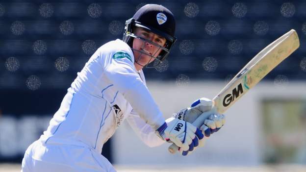 Ben Slater: Derbyshire opener extends deal - BBC Sport