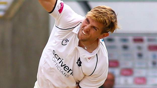 Alex Thomson: Warwickshire all-rounder to make permanent Derbyshire ...