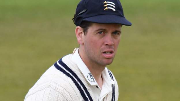 Nathan Sowter: Middlesex leg-spinner extends contract until 2022 - BBC ...