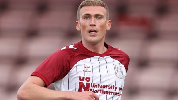 Mitch Pinnock: Northampton Town winger extends deal until 2025 - BBC Sport