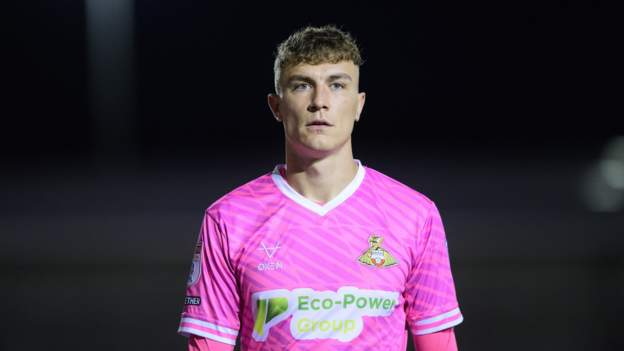 Louis Jones: Doncaster keeper signs new two-year deal - BBC Sport