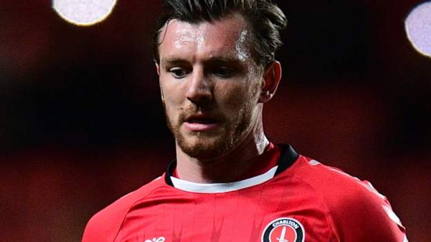 Alex Gilbey: Stevenage sign Charlton midfielder on loan - BBC Sport