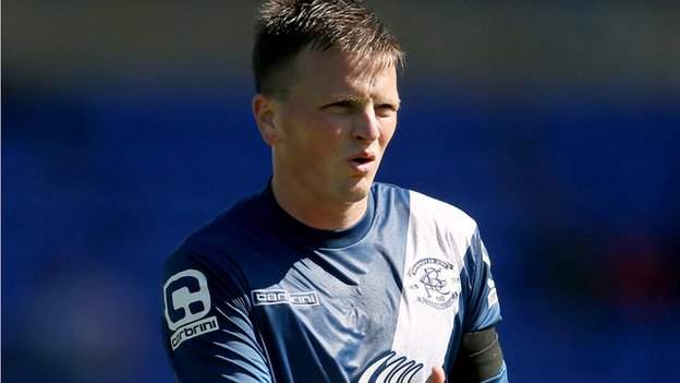Birmingham City: Stephen Gleeson agrees new deal - BBC Sport
