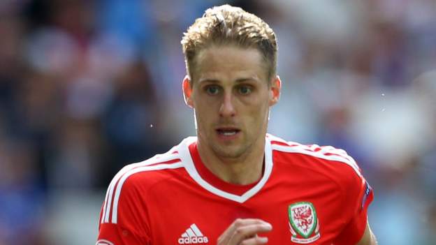 World Cup qualifiers: Dave Edwards out as Wales call up MacDonald - BBC ...