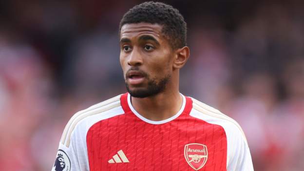 Reiss Nelson: Arsenal forward signs new four-year deal - BBC Sport