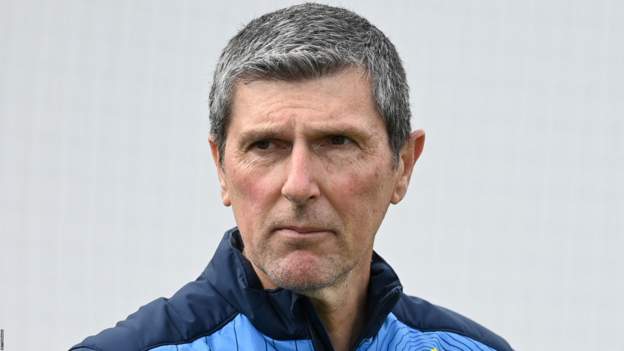 Mark Robinson: Warwickshire aiming to get into Championship title mix ...