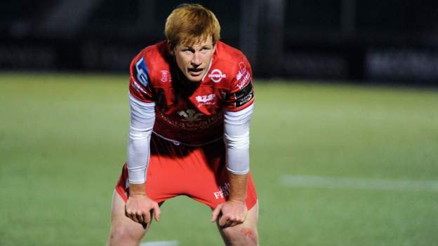 Rhys Patchell: Scarlets and Wales fly-half out for up to eight weeks ...