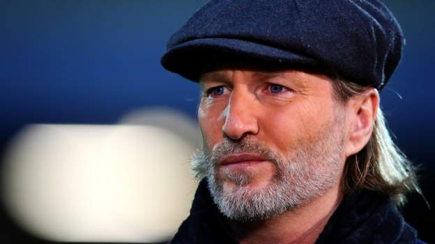 Robbie Savage signs for Stockport Town in 10th tier - BBC Sport