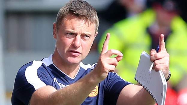 Stephen Craigan: Former NI skipper to give management a miss - BBC Sport
