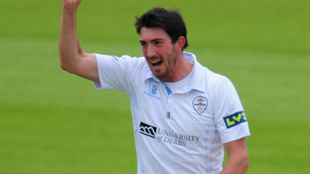 Ashes 2015: Mark Footitt in England's training squad - BBC Sport