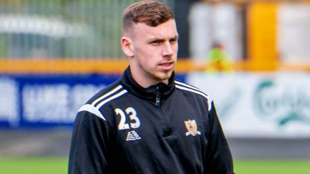 Ayr United 1-1 Alloa Athletic: Wasps stay in Championship after draw ...