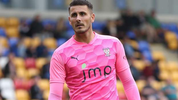 Peter Jameson: Harrogate Town sign York City goalkeeper - BBC Sport