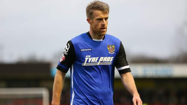 Michael Tonge: Stevenage midfielder signs 18-month deal - BBC Sport