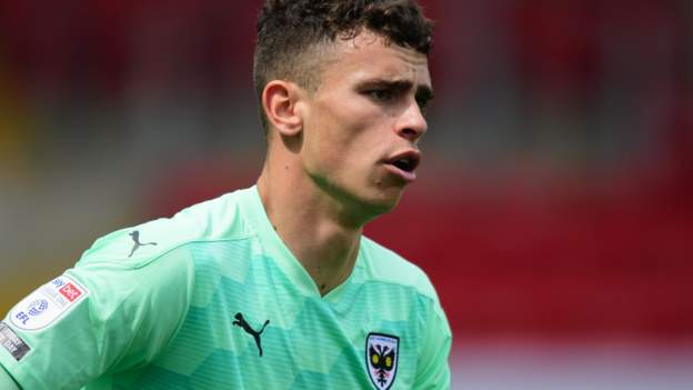 Nik Tzanev: AFC Wimbledon goalkeeper signs new contract until 2024 ...