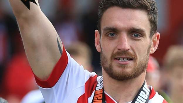 Luke Waterfall: Lincoln City captain signs new contract - BBC Sport