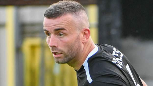 Colin Coates: Irish League stalwart determined to play again after ...