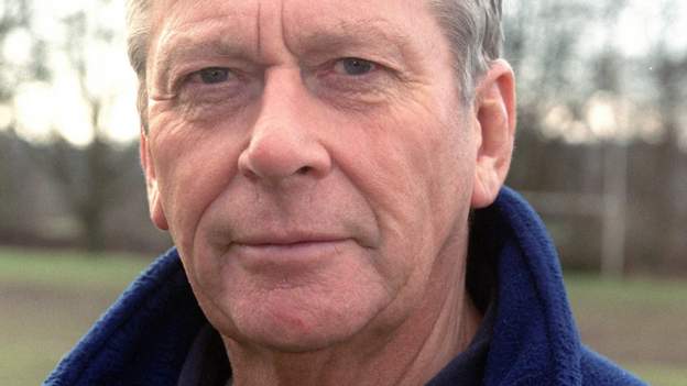 John Ryan: Former Wales coach dies aged 83 - BBC Sport