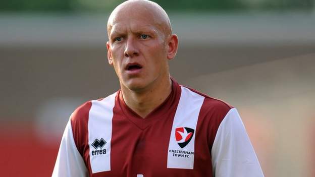 Matt Richards: Ex-Cheltenham midfielder joins Dagenham - BBC Sport