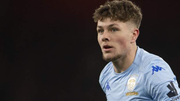 Jordan Stevens: Leeds United midfielder joins Swindon Town on loan ...