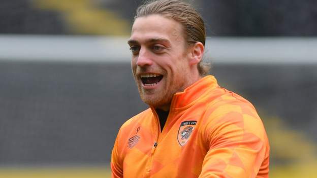 Tom Eaves: Rotherham United sign Hull City striker on three-year deal ...