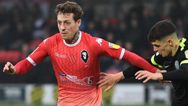 Danny Whitehead: Port Vale sign former Salford City midfielder - BBC Sport