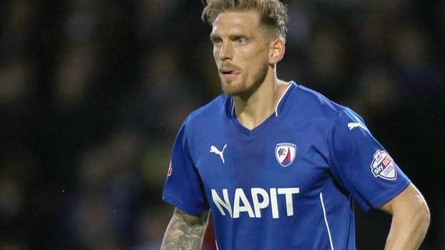 Daniel Jones: Chesterfield defender extends deal - BBC Sport