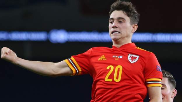 Daniel James: Wales forward 'sticking in there' at Manchester United ...