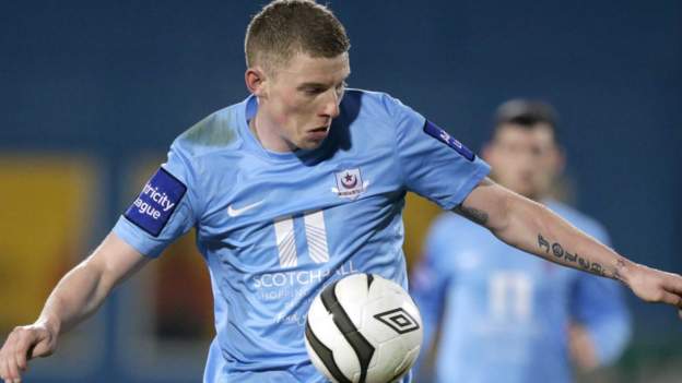 Midfielder Eric Foley joins Glentoran on two-year deal - BBC Sport