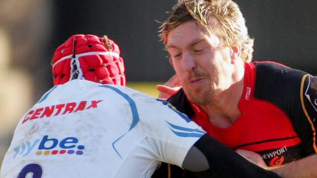 Wales forward Andy Powell joins Merthyr RFC - BBC Sport