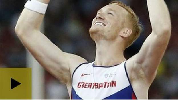 Greg Rutherford wins World Championships long jump gold - BBC Sport