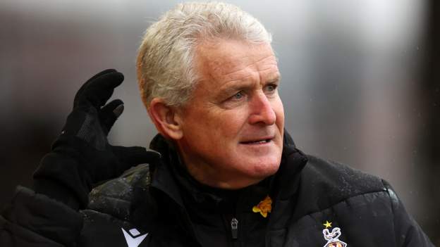 Robert Page: Wales manager has done 'fantastic job', says ex-boss Mark ...