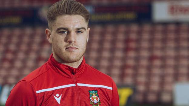Jordan Ponticelli: Wrexham sign Coventry City striker - BBC Sport