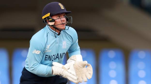 Glamorgan Cricket: Debut for teenage keeper Alex Horton - BBC Sport