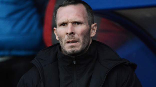 Michael Appleton says whole Oxford United squad will play part - BBC Sport