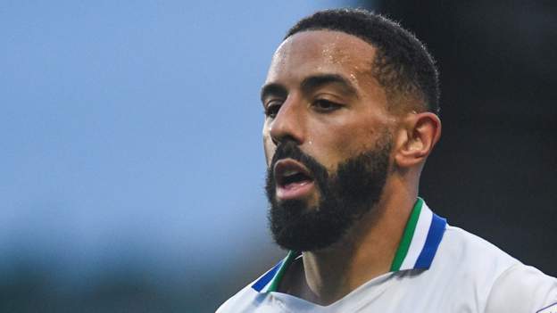 Liam Feeney: Scunthorpe United sign former Tranmere Rovers winger - BBC ...