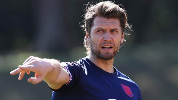 Aberdeen: Allan Russell joins as assistant first team coach - BBC Sport