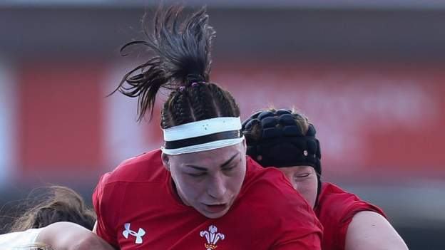 Amy Evans: Wales prop calls time on international career - BBC Sport