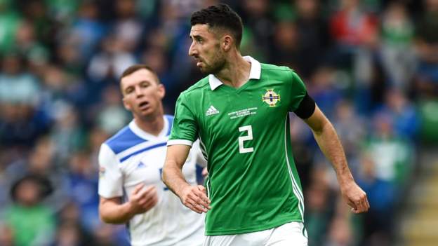 Conor McLaughlin: Sunderland sign Northern Ireland defender - BBC Sport
