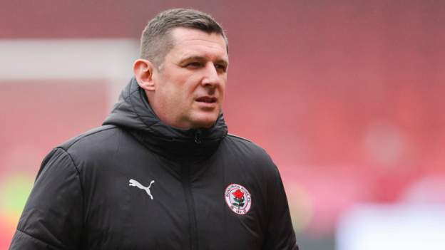 Bonnyrigg Rose: Robbie Horn is replaced by Calum Elliot - BBC Sport
