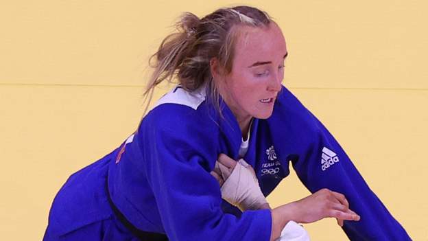 Lucy Renshall: British judoka wins gold at Baku Grand Slam - BBC Sport