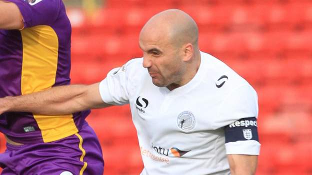 Ben Clark: Gateshead defender retires at age of 33 - BBC Sport