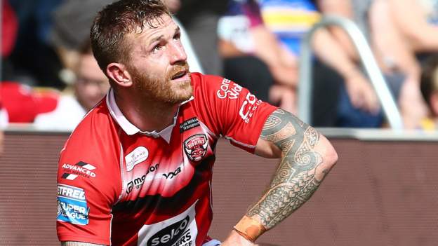 Super League: Castleford 10-50 Salford - Red Devils run in eight tries ...