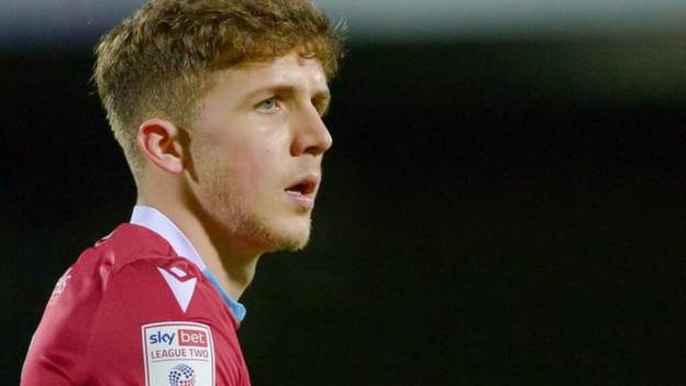 Tom Pugh: Scunthorpe midfielder out for season with knee injury - BBC Sport