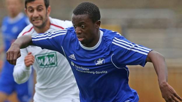 Christopher Mandiangu: Hamilton sign up former Germany youth - BBC Sport