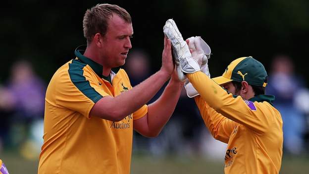 Luke Fletcher: Derbyshire sign Nottinghamshire bowler on loan - BBC Sport