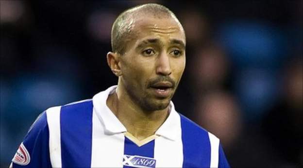 Hearts in talks with Kilmarnock's Mehdi Taouil - BBC Sport