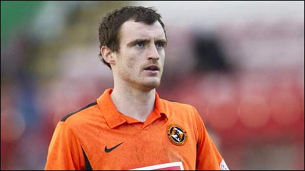 David Robertson completes switch to St Johnstone - BBC Sport