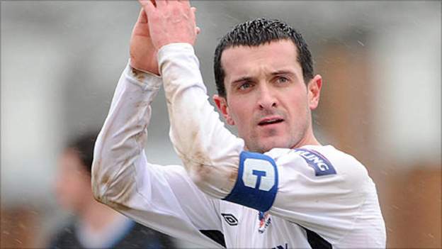 Glenavon add defender Peter McCann to Mourneview panel - BBC Sport
